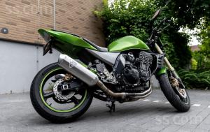 Kawasaki Z1000 2003 in Riga, with an engine capacity of 1.00 L and mileage of 0 thousand km for 3100 €, photo 4 on AUTOMOTO.COM.LV