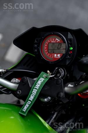 Kawasaki Z1000 2003 in Riga, with an engine capacity of 1.00 L and mileage of 0 thousand km for 3100 €, photo 5 on AUTOMOTO.COM.LV