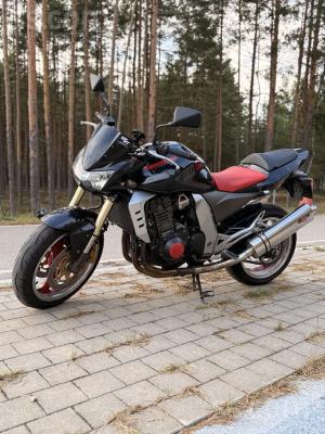 Kawasaki Z1000 2003 in Riga, with an engine capacity of 1.00 L and mileage of 0 thousand km for 2750 €, photo 4 on AUTOMOTO.COM.LV