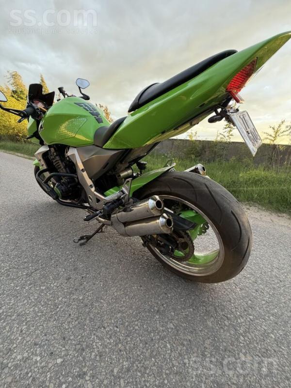 Kawasaki Z1000 2004 in Daugavpils, with an engine capacity of 1.00 L and mileage of 0 thousand km for 3900 €, photo 3 on AUTOMOTO.COM.LV