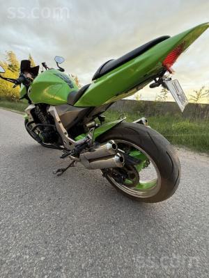 Kawasaki Z1000 2004 in Daugavpils, with an engine capacity of 1.00 L and mileage of 0 thousand km for 3900 €, photo 4 on AUTOMOTO.COM.LV
