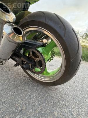 Kawasaki Z1000 2004 in Daugavpils, with an engine capacity of 1.00 L and mileage of 0 thousand km for 3900 €, photo 5 on AUTOMOTO.COM.LV