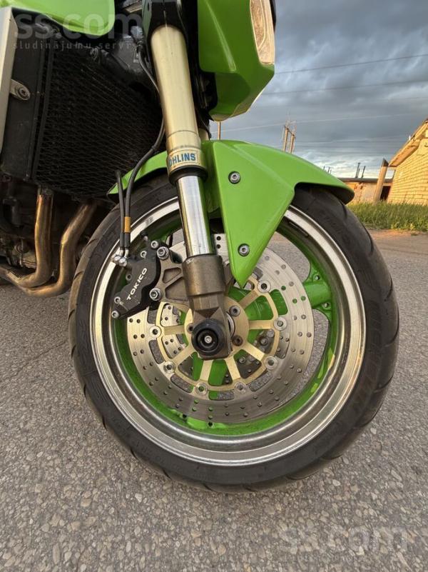 Kawasaki Z1000 2004 in Daugavpils, with an engine capacity of 1.00 L and mileage of 0 thousand km for 3900 €, photo 8 on AUTOMOTO.COM.LV