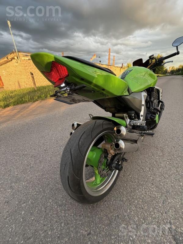 Kawasaki Z1000 2004 in Daugavpils, with an engine capacity of 1.00 L and mileage of 0 thousand km for 3900 €, photo 10 on AUTOMOTO.COM.LV