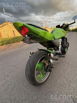 Kawasaki Z1000 2004 in Daugavpils, with an engine capacity of 1.00 L and mileage of 0 thousand km for 3900 €, photo 11 on AUTOMOTO.COM.LV
