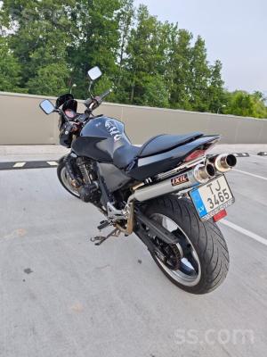 Kawasaki Z1000 2005 in Riga, with an engine capacity of 1.00 L and mileage of 0 thousand km for 3200 €, photo 3 on AUTOMOTO.COM.LV