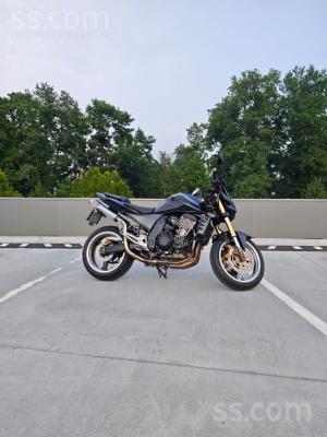 Kawasaki Z1000 2005 in Riga, with an engine capacity of 1.00 L and mileage of 0 thousand km for 3200 €, photo 5 on AUTOMOTO.COM.LV