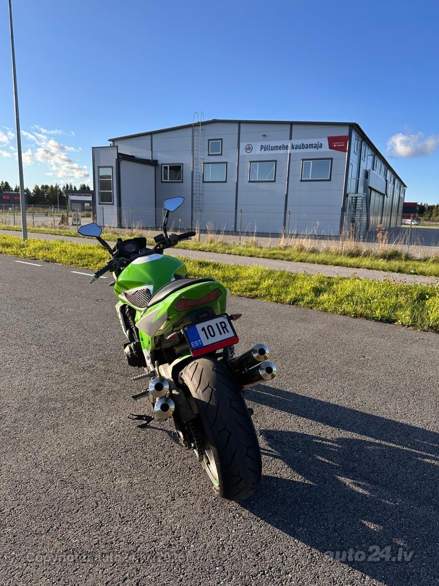Kawasaki Z1000 2005 Tallina, ar dzinēja tilpumu 0.95 L un nobraukumu 60 tūkst. km par 1500 €, foto 4 vietnē AUTOMOTO.COM.LV