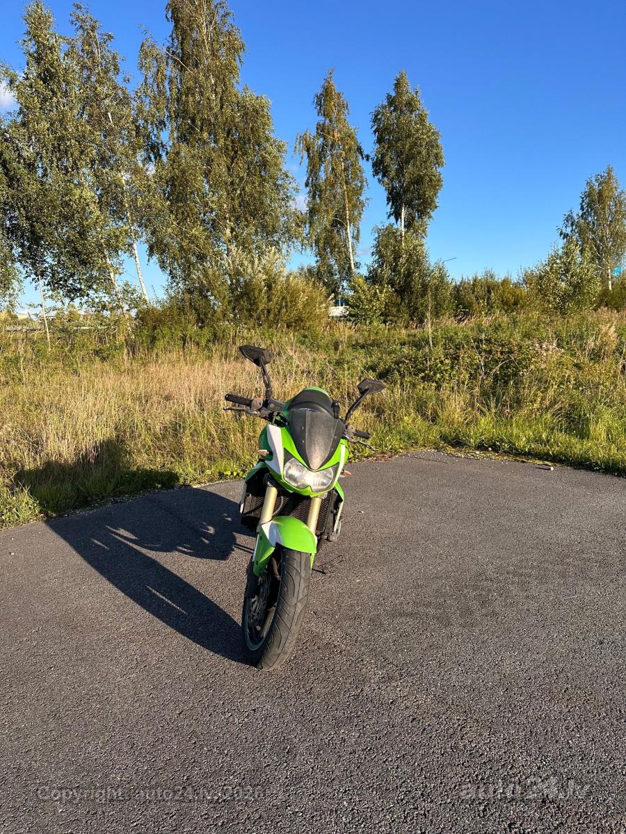 Kawasaki Z1000 2005 Tallina, ar dzinēja tilpumu 0.95 L un nobraukumu 60 tūkst. km par 1500 €, foto 6 vietnē AUTOMOTO.COM.LV