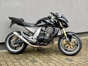 Kawasaki Z1000 2006 Ogre, ar dzinēja tilpumu 1.00 L un nobraukumu 0 tūkst. km par 2900 €, foto 3 vietnē AUTOMOTO.COM.LV
