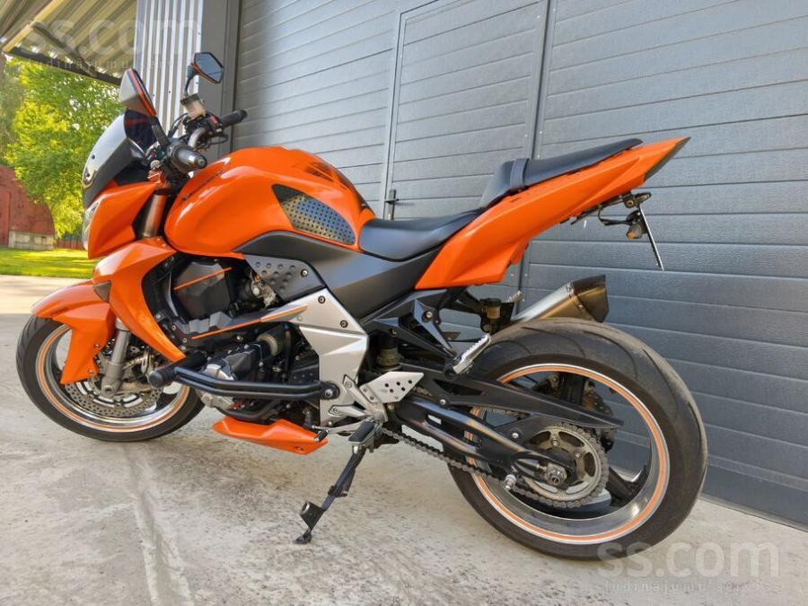 Kawasaki Z1000 2007 in Riga, with an engine capacity of 1.00 L and mileage of 0 thousand km for 4400 €, photo 5 on AUTOMOTO.COM.LV