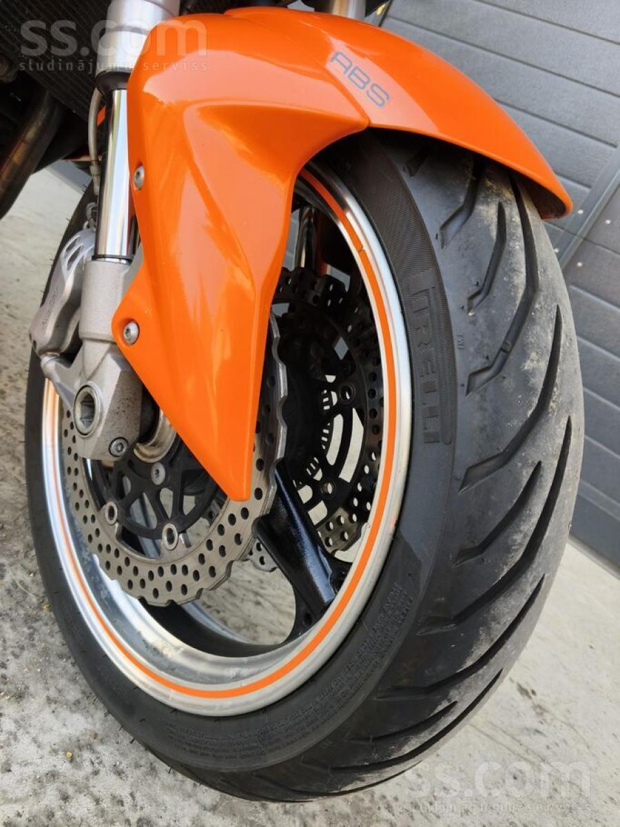 Kawasaki Z1000 2007 in Riga, with an engine capacity of 1.00 L and mileage of 0 thousand km for 4400 €, photo 8 on AUTOMOTO.COM.LV