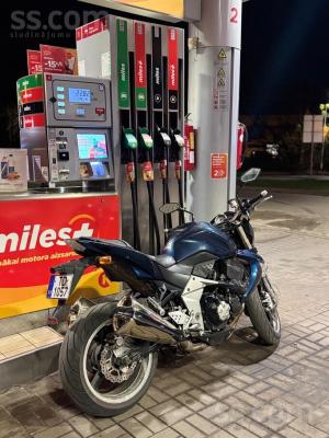 Kawasaki Z1000 2007 in Riga, with an engine capacity of 0.95 L and mileage of 0 thousand km for 2900 €, photo 3 on AUTOMOTO.COM.LV