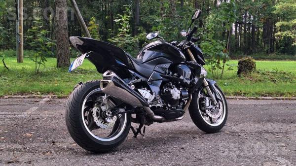 Kawasaki Z1000 2007 in Valmiera, with an engine capacity of 0.95 L and mileage of 0 thousand km for 3800 €, photo 3 on AUTOMOTO.COM.LV