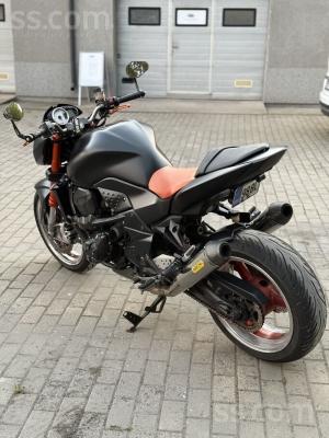 Kawasaki Z1000 2008 Tallina, ar dzinēja tilpumu 1.00 L un nobraukumu 0 tūkst. km par 3990 €, foto 4 vietnē AUTOMOTO.COM.LV