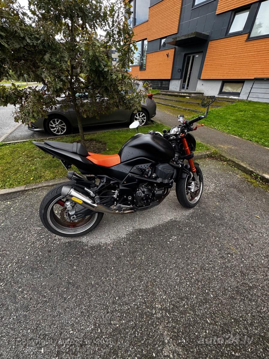 Kawasaki Z1000 2008 in Tallinn, with an engine capacity of 0.00 L and mileage of 48 thousand km for 3500 €, photo 4 on AUTOMOTO.COM.LV