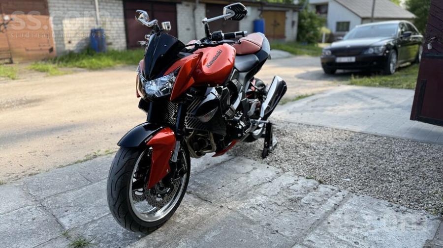 Kawasaki Z1000 2009 in Dobele, with an engine capacity of 1.00 L and mileage of 0 thousand km for 1350 €, photo 7 on AUTOMOTO.COM.LV