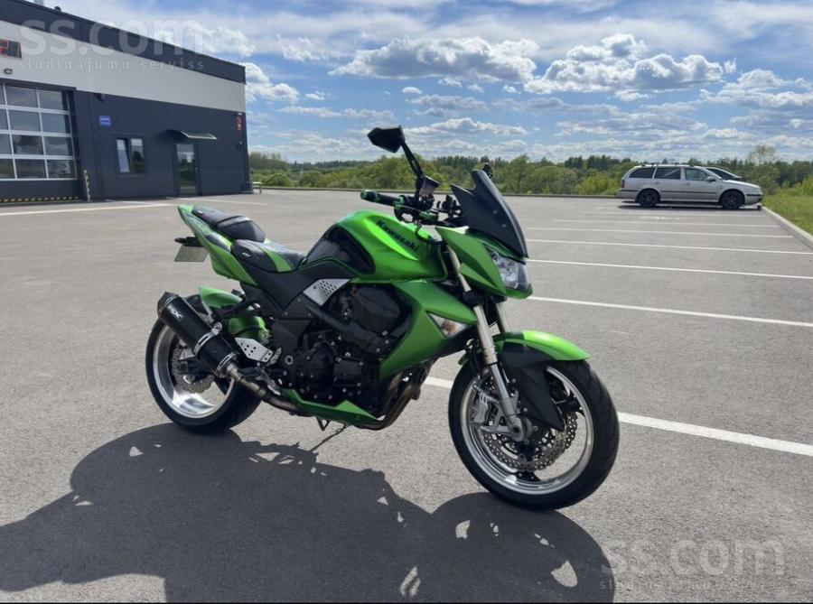 Kawasaki Z1000 2009 in Riga, with an engine capacity of 1.00 L and mileage of 0 thousand km for 3800 €, photo 4 on AUTOMOTO.COM.LV