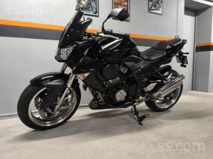 Kawasaki Z1000 2009 Rīga, ar dzinēja tilpumu 1.00 L un nobraukumu 0 tūkst. km par 4600 €, foto  vietnē AUTOMOTO.COM.LV