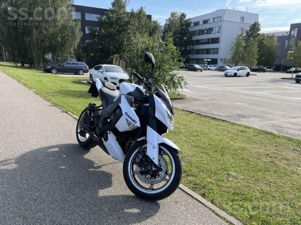 Kawasaki Z1000 2010 in Riga, with an engine capacity of 1.05 L and mileage of 0 thousand km for 6300 €, photo 3 on AUTOMOTO.COM.LV