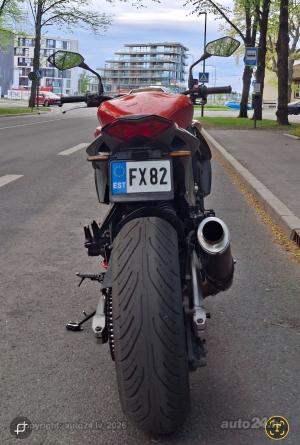 Kawasaki Z1000 2010 in Parnu, with an engine capacity of 1.04 L and mileage of 48 thousand km for 5000 €, photo 5 on AUTOMOTO.COM.LV