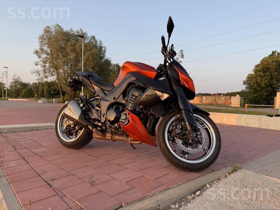 Kawasaki Z1000 2011 in Riga, with an engine capacity of 1.04 L and mileage of 0 thousand km for 4700 €, photo 6 on AUTOMOTO.COM.LV