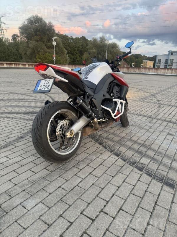 Kawasaki Z1000 2011 in Riga, with an engine capacity of 1.04 L and mileage of 0 thousand km for 5900 €, photo 4 on AUTOMOTO.COM.LV