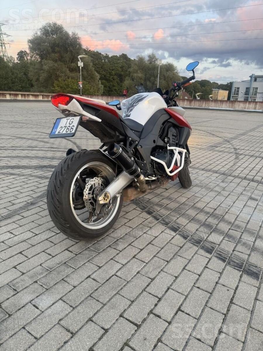 Kawasaki Z1000 2011 in Riga, with an engine capacity of 1.04 L and mileage of 0 thousand km for 5900 €, photo 4 on AUTOMOTO.COM.LV