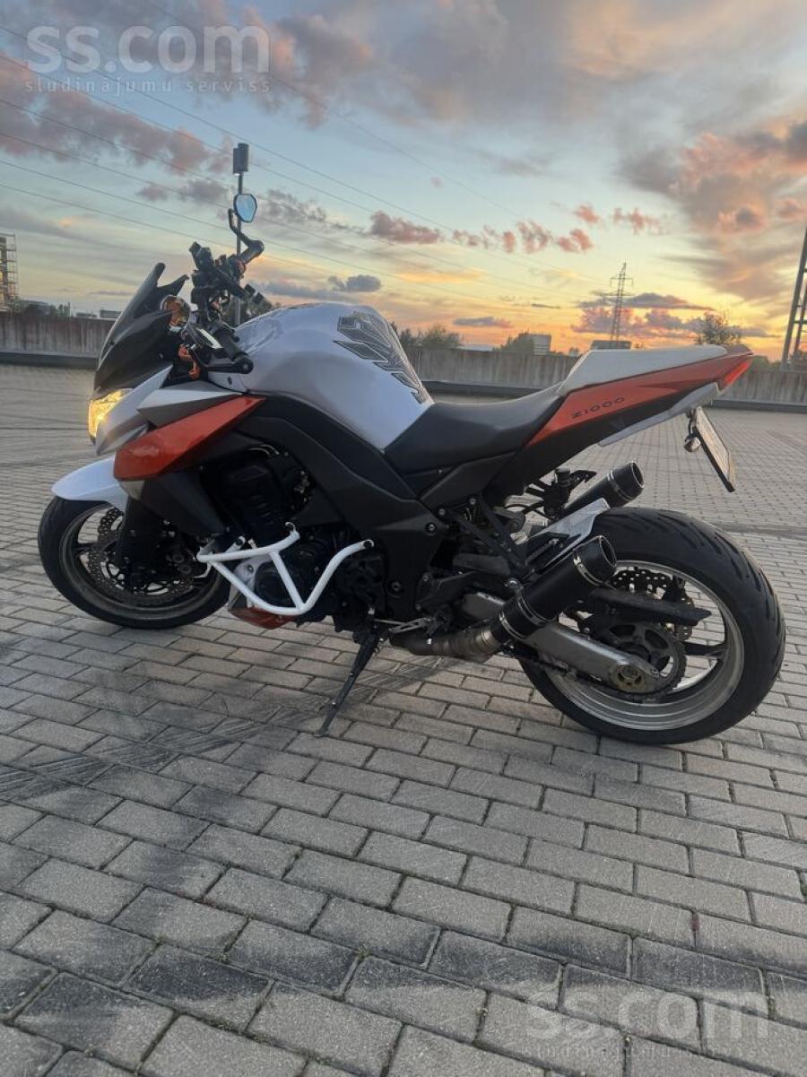 Kawasaki Z1000 2011 in Riga, with an engine capacity of 1.04 L and mileage of 0 thousand km for 5900 €, photo 7 on AUTOMOTO.COM.LV