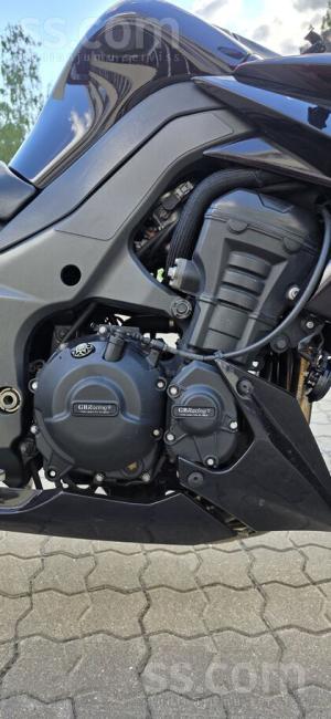 Kawasaki Z1000 2012 in Riga, with an engine capacity of 1.04 L and mileage of 0 thousand km for 6450 €, photo 9 on AUTOMOTO.COM.LV