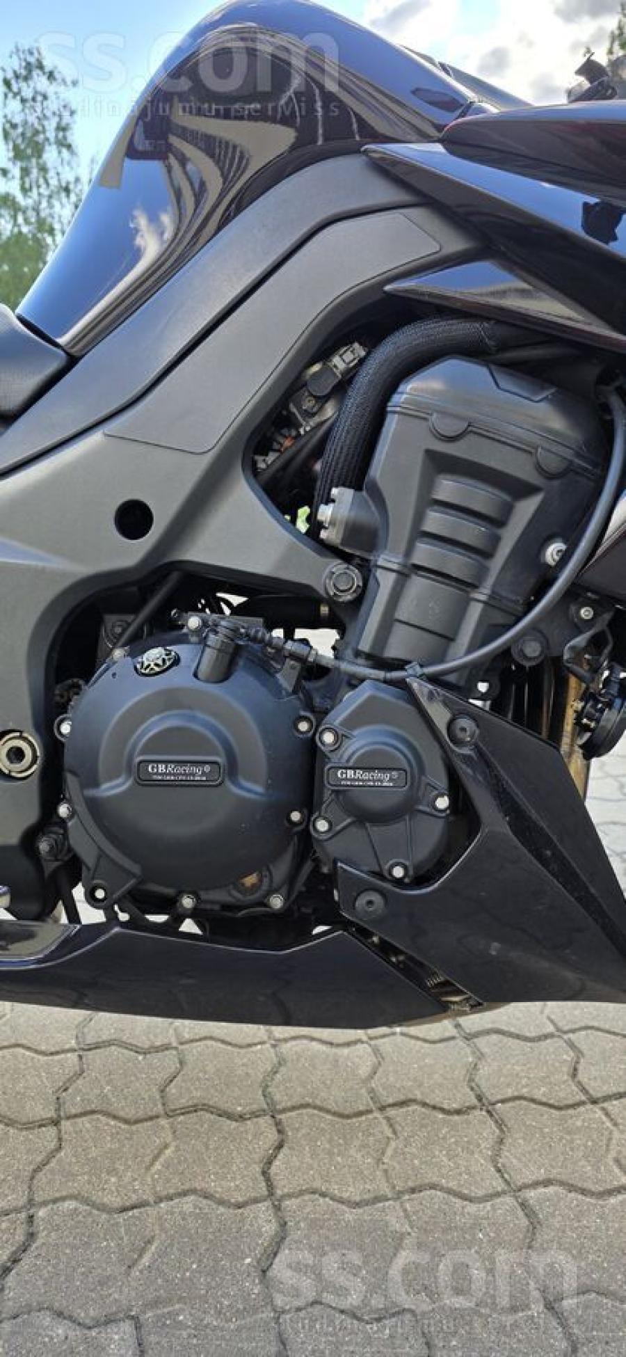 Kawasaki Z1000 2012 in Riga, with an engine capacity of 1.04 L and mileage of 0 thousand km for 6450 €, photo 9 on AUTOMOTO.COM.LV