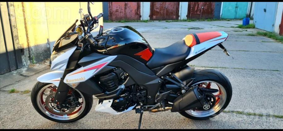 Kawasaki Z1000 2013 in Riga, with an engine capacity of 1.04 L and mileage of 0 thousand km for 6399 €, photo 4 on AUTOMOTO.COM.LV