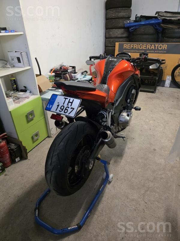 Kawasaki Z1000 2014 in Riga, with an engine capacity of 1.00 L and mileage of 0 thousand km for 8400 €, photo 4 on AUTOMOTO.COM.LV