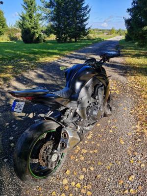 Kawasaki Z1000 2016 in Tallinn, with an engine capacity of 1.04 L and mileage of 36 thousand km for 7500 €, photo 6 on AUTOMOTO.COM.LV