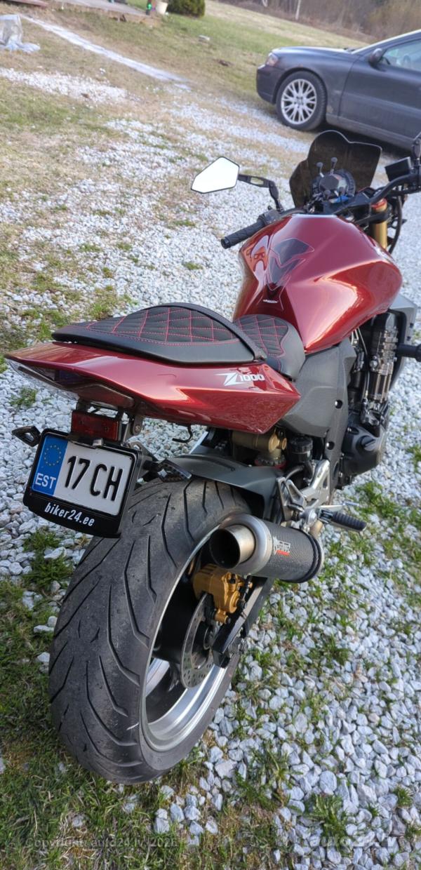 Red Kawasaki Z1000 2006 in Tallinn, with an engine capacity of 0.95 L and mileage of 30 thousand km for 4300 €, photo 4 on AUTOMOTO.COM.LV