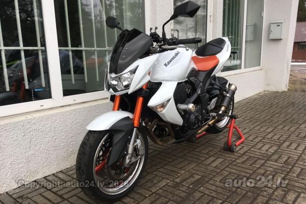 White Kawasaki Z1000 2008 in Tallinn, with an engine capacity of 0.95 L and mileage of 53 thousand km for 4990 €, photo 1 on AUTOMOTO.COM.LV