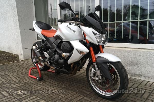 White Kawasaki Z1000 2008 in Tallinn, with an engine capacity of 0.95 L and mileage of 53 thousand km for 4990 €, photo 4 on AUTOMOTO.COM.LV