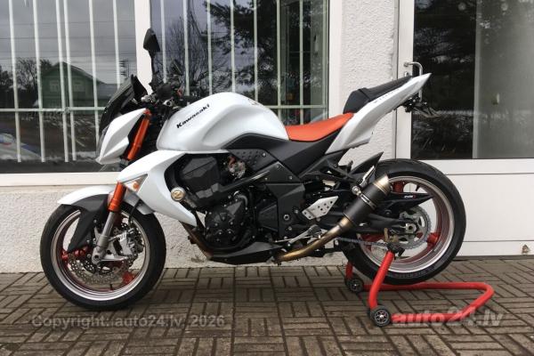 White Kawasaki Z1000 2008 in Tallinn, with an engine capacity of 0.95 L and mileage of 53 thousand km for 4990 €, photo 5 on AUTOMOTO.COM.LV
