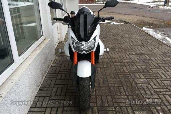White Kawasaki Z1000 2008 in Tallinn, with an engine capacity of 0.95 L and mileage of 53 thousand km for 4990 €, photo 7 on AUTOMOTO.COM.LV