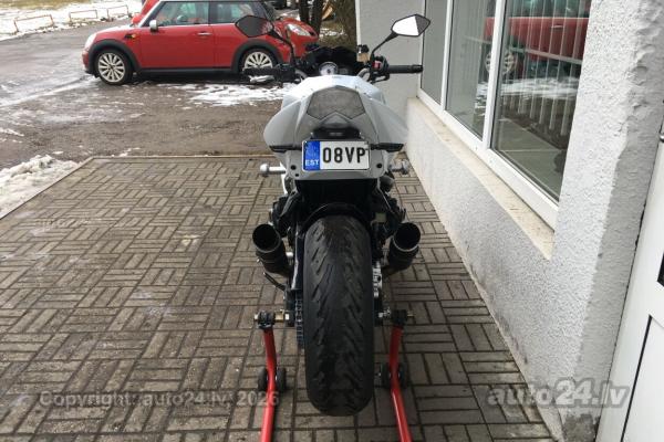 White Kawasaki Z1000 2008 in Tallinn, with an engine capacity of 0.95 L and mileage of 53 thousand km for 4990 €, photo 8 on AUTOMOTO.COM.LV