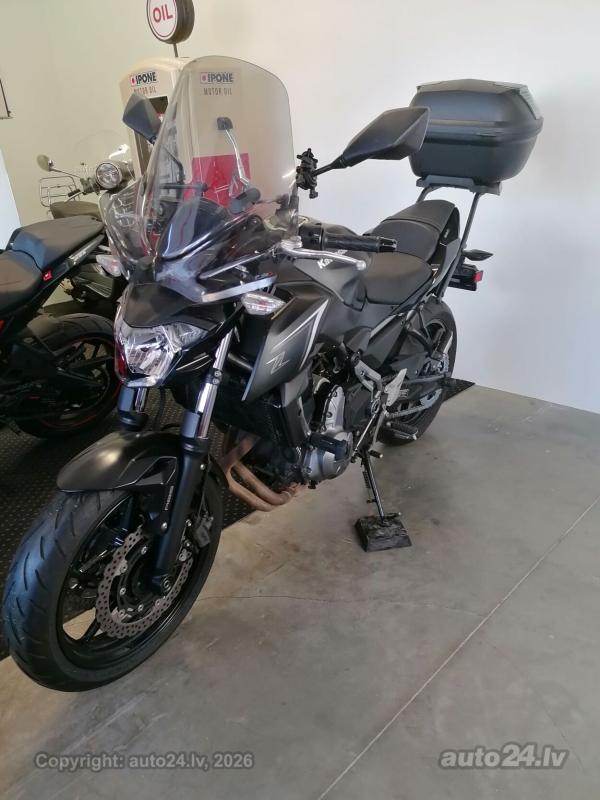 Black Kawasaki Z650 2017 in Tallinn, with an engine capacity of 0.65 L and mileage of 27 thousand km for 4800 €, photo 4 on AUTOMOTO.COM.LV