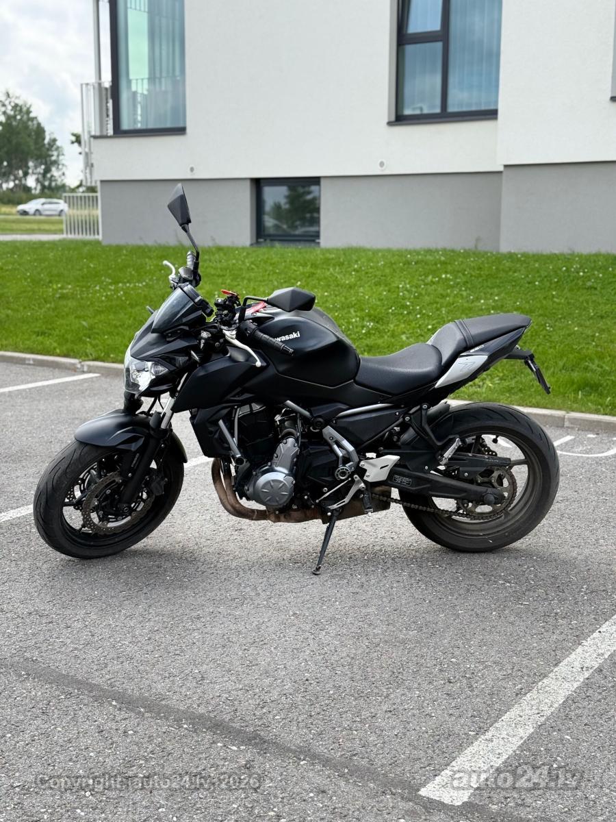 Черный Кавасаки Z650 2017 в Таллин, объемом двигателя 0.65 л и пробегом 16 тыс. км за 4500 €, фото 3 на AUTOMOTO.COM.LV