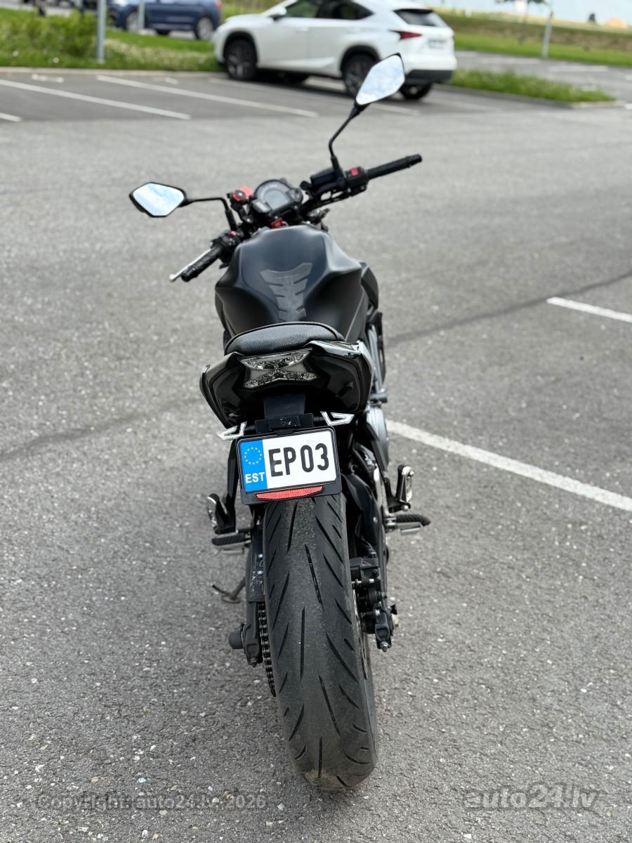 Черный Кавасаки Z650 2017 в Таллин, объемом двигателя 0.65 л и пробегом 16 тыс. км за 4500 €, фото 5 на AUTOMOTO.COM.LV