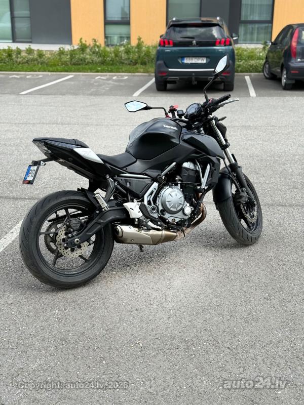 Black Kawasaki Z650 2017 in Tallinn, with an engine capacity of 0.65 L and mileage of 16 thousand km for 4500 €, photo 5 on AUTOMOTO.COM.LV