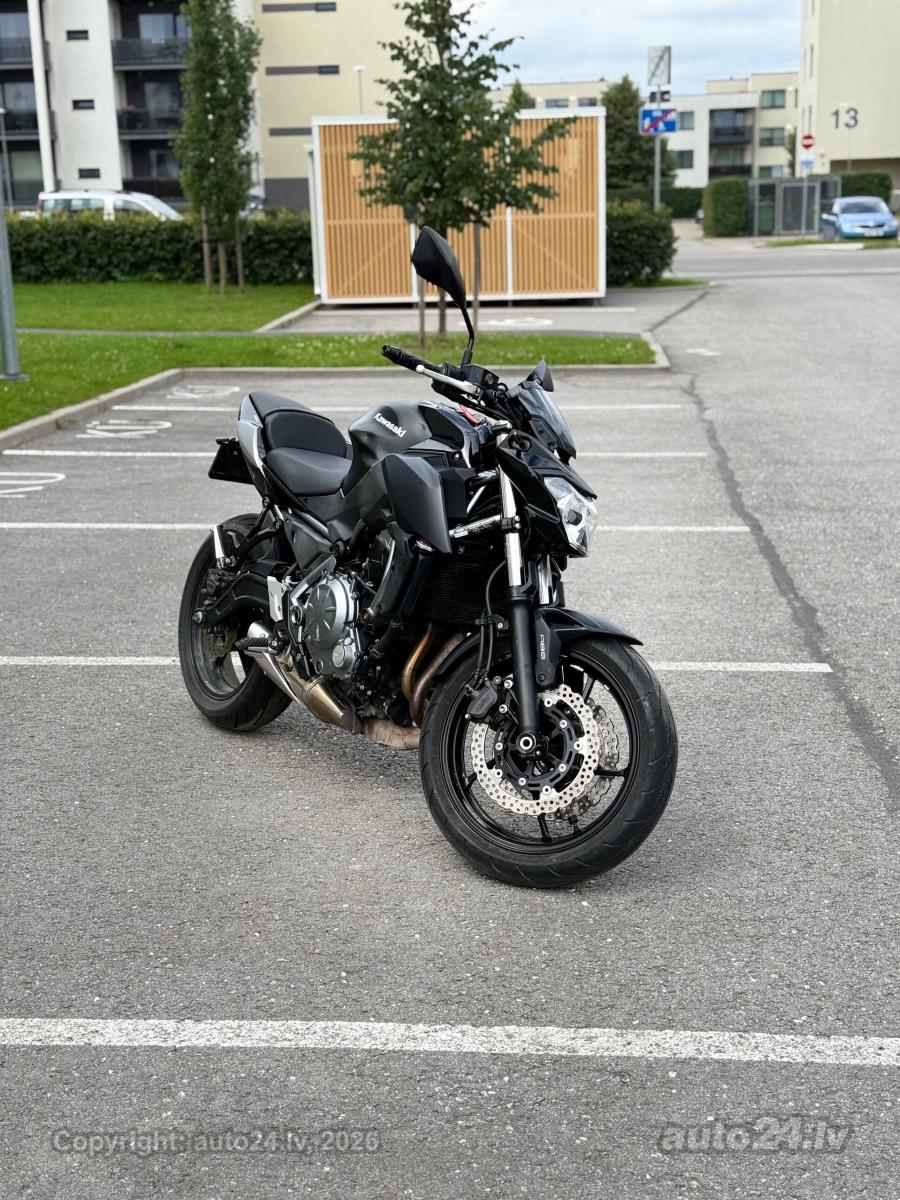 Черный Кавасаки Z650 2017 в Таллин, объемом двигателя 0.65 л и пробегом 16 тыс. км за 4500 €, фото 7 на AUTOMOTO.COM.LV