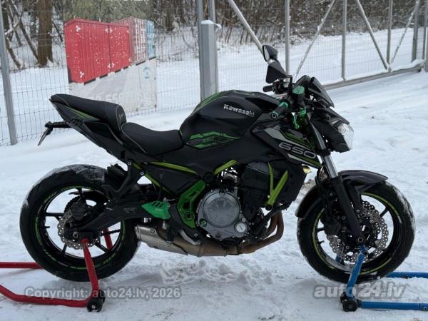 Черный Кавасаки Z650 2018 в Пярну, объемом двигателя 0.65 л и пробегом 35 тыс. км за 4790 €, фото 4 на AUTOMOTO.COM.LV