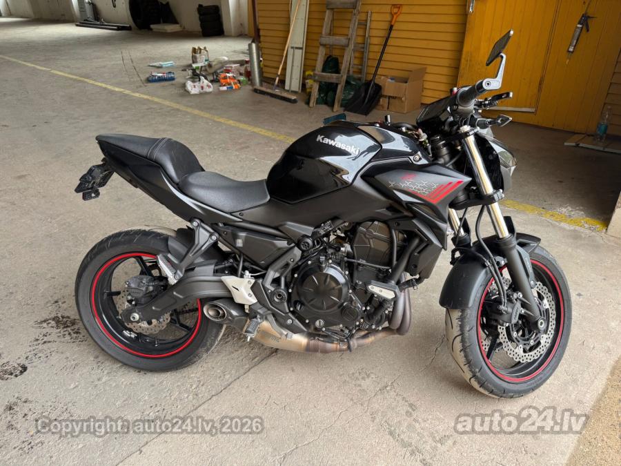 Черный Кавасаки Z650 2021 в Таллин, объемом двигателя 0.65 л и пробегом 10 тыс. км за 5600 €, фото 4 на AUTOMOTO.COM.LV