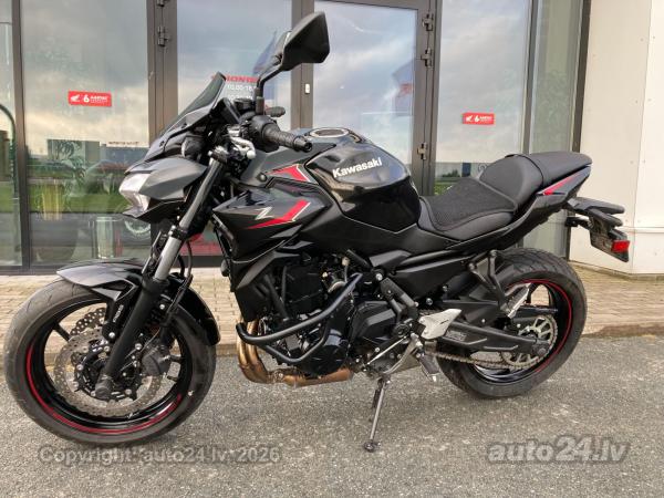 Black Kawasaki Z650 2025 in Tallinn, with an engine capacity of 0.65 L and mileage of 4 thousand km for 6490 €, photo 3 on AUTOMOTO.COM.LV