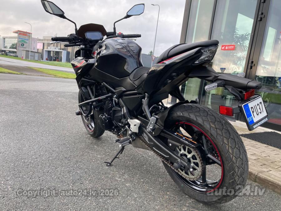 Черный Кавасаки Z650 2025 в Таллин, объемом двигателя 0.65 л и пробегом 4 тыс. км за 6490 €, фото 5 на AUTOMOTO.COM.LV