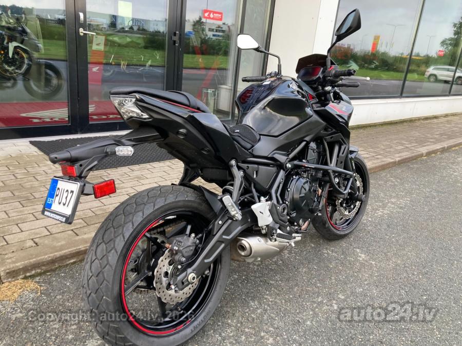 Черный Кавасаки Z650 2025 в Таллин, объемом двигателя 0.65 л и пробегом 4 тыс. км за 6490 €, фото 8 на AUTOMOTO.COM.LV
